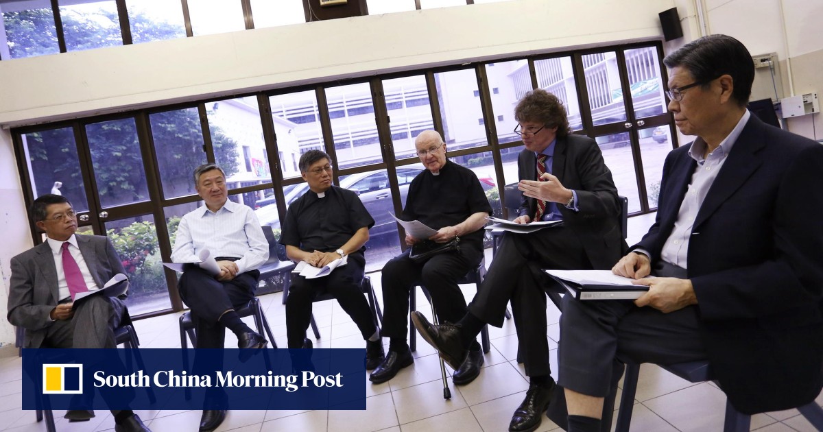 Wah Yan College shows small classes yield better pupils | South China ...