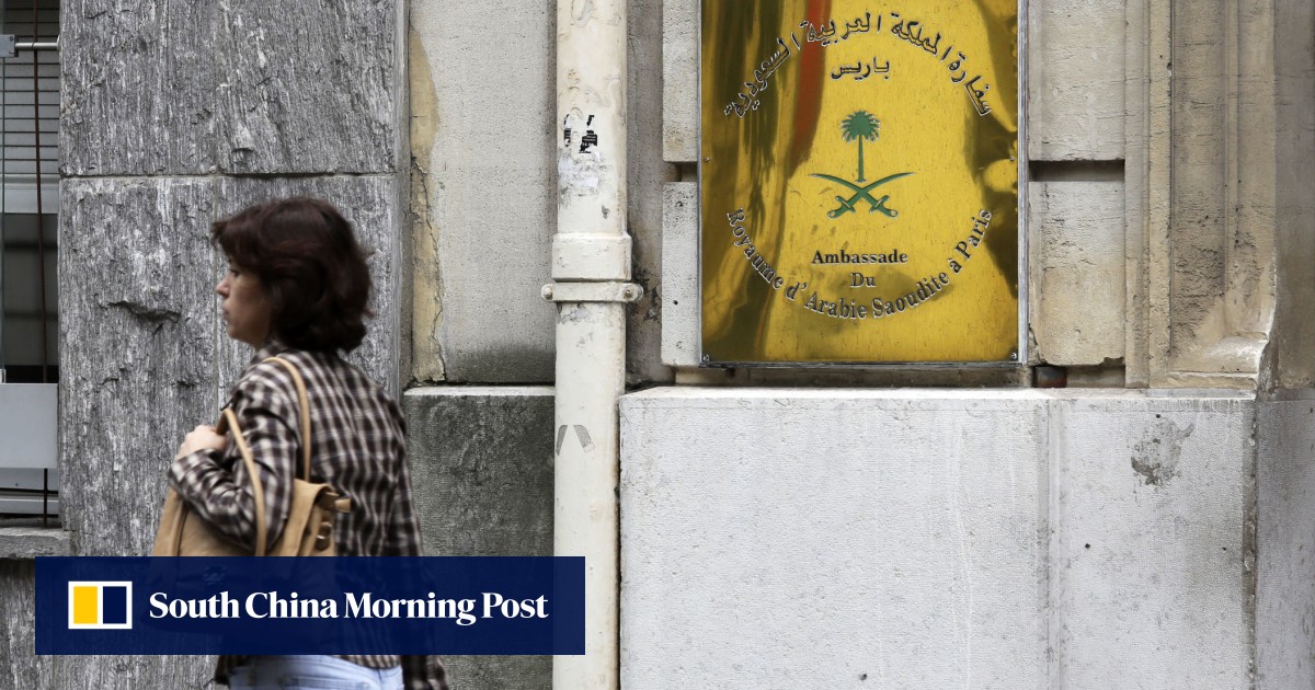 Armed robbers get €250,000 from Saudi prince's motorcade in Paris ...