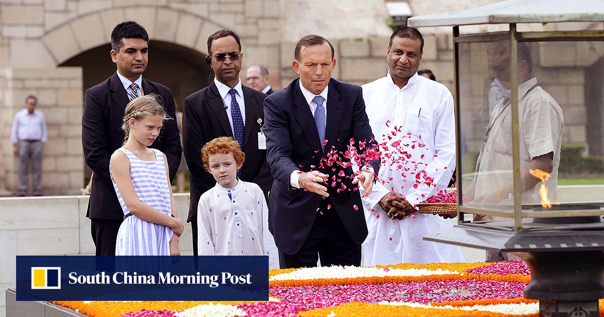 Australian Prime Minister Tony Abbott returns ‘stolen’ statues to India ...