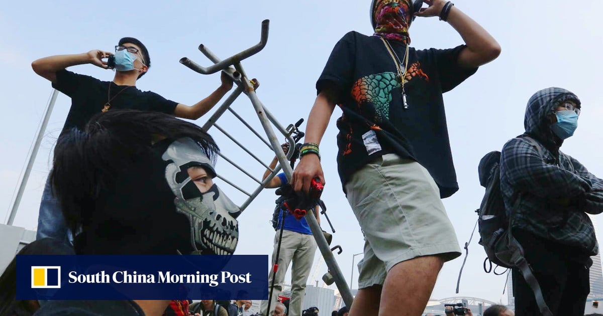 Update | Hong Kong protesters show little resistance as bailiffs remove ...