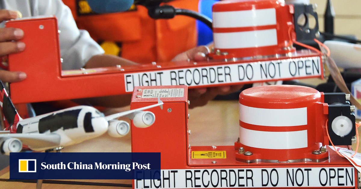 Divers recover AirAsia cockpit voice recorder beneath wreckage | South ... Divers recover AirAsia cockpit voice recorder beneath wreckage | South ...