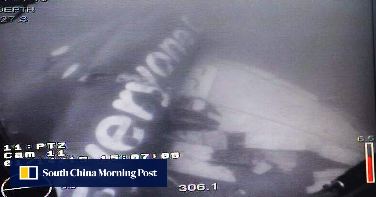 Update | Fuselage of crashed AirAsia jet ‘located in Java Sea’ | South ...