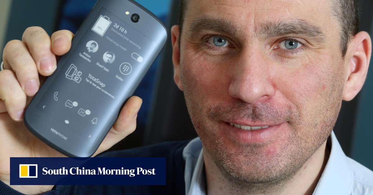 The phone with two faces: Russian YotaPhone2 takes on Samsung and Apple ...
