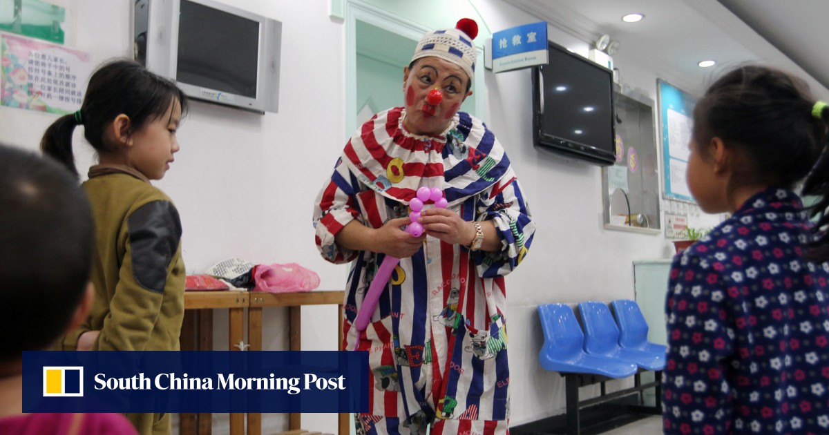Ex-opera singer, 72, finds fulfilment as a children's hospital clown ...