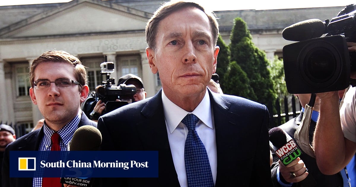 Former CIA boss David Petraeus fined and placed on probation for giving ...