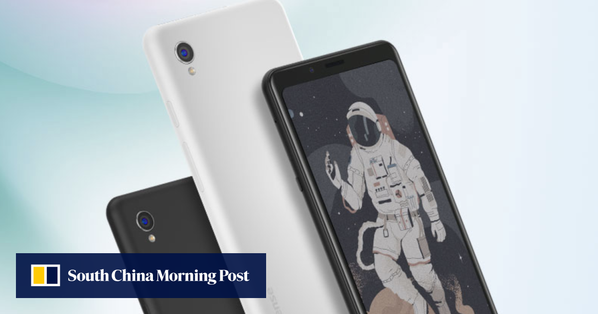 This Chinese smartphone is like a tiny color Kindle that makes calls ...