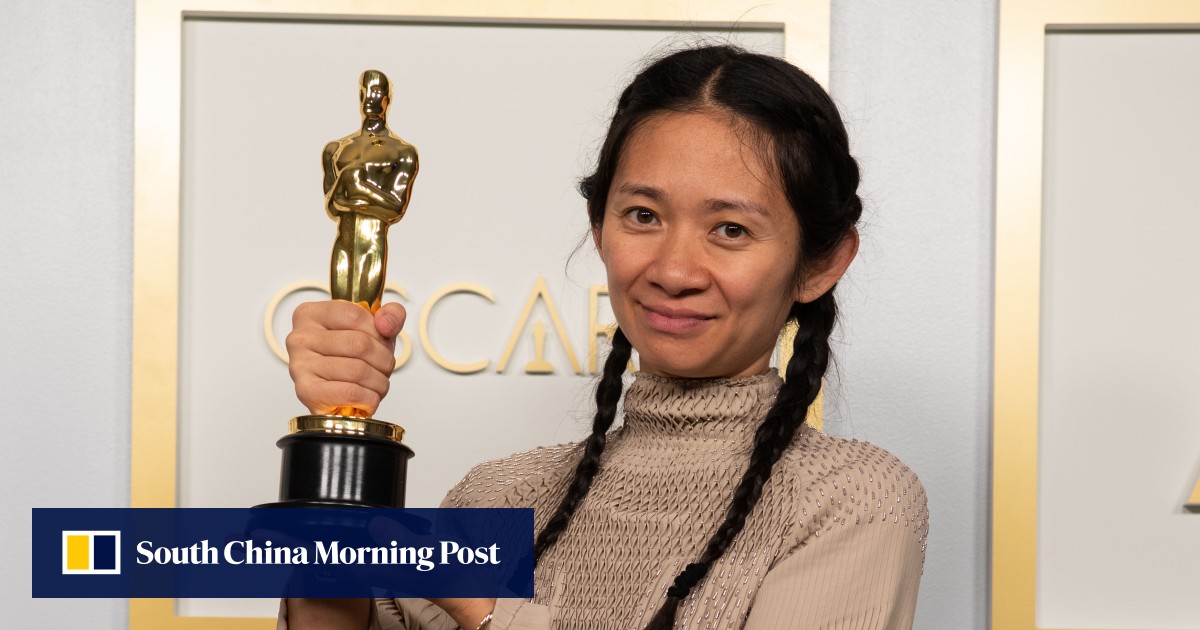 Chloé Zhao at the Oscars 2021: the first Asian woman to win best ...