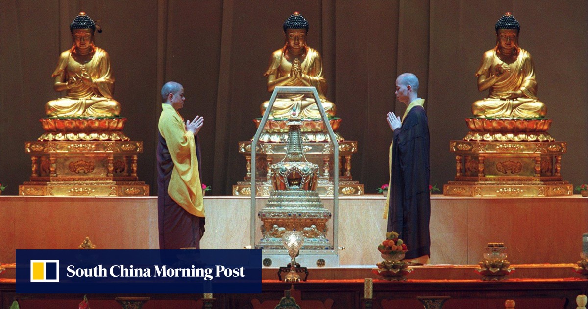 The day the Buddha’s tooth flew in from Beijing to visit Hong Kong ...