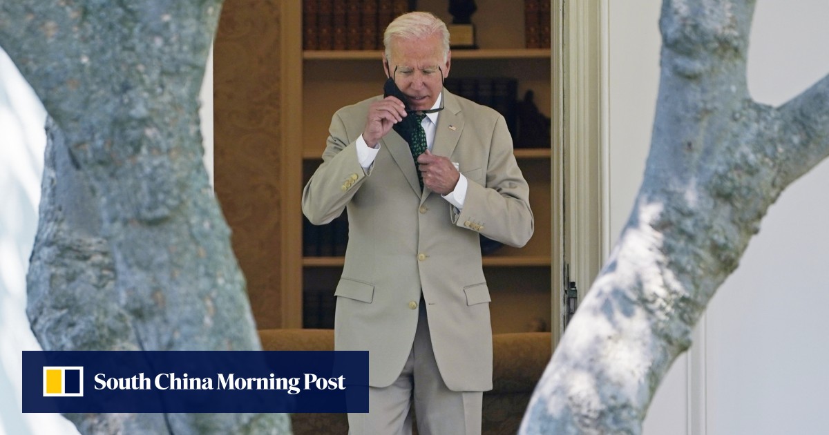 Biden’s tan suit, like Obama’s 2014 viral fashion moment, steals the ...