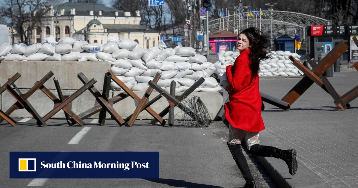 Ukraine capital Kyiv a ‘fortress’ as photos appear to show 60km Russian ...