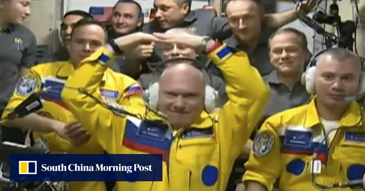 Russia ridicules idea that cosmonauts wore yellow in support of Ukraine ...
