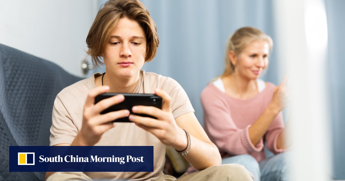 Why you need to stop ‘phubbing’: checking email on a date or scrolling ...