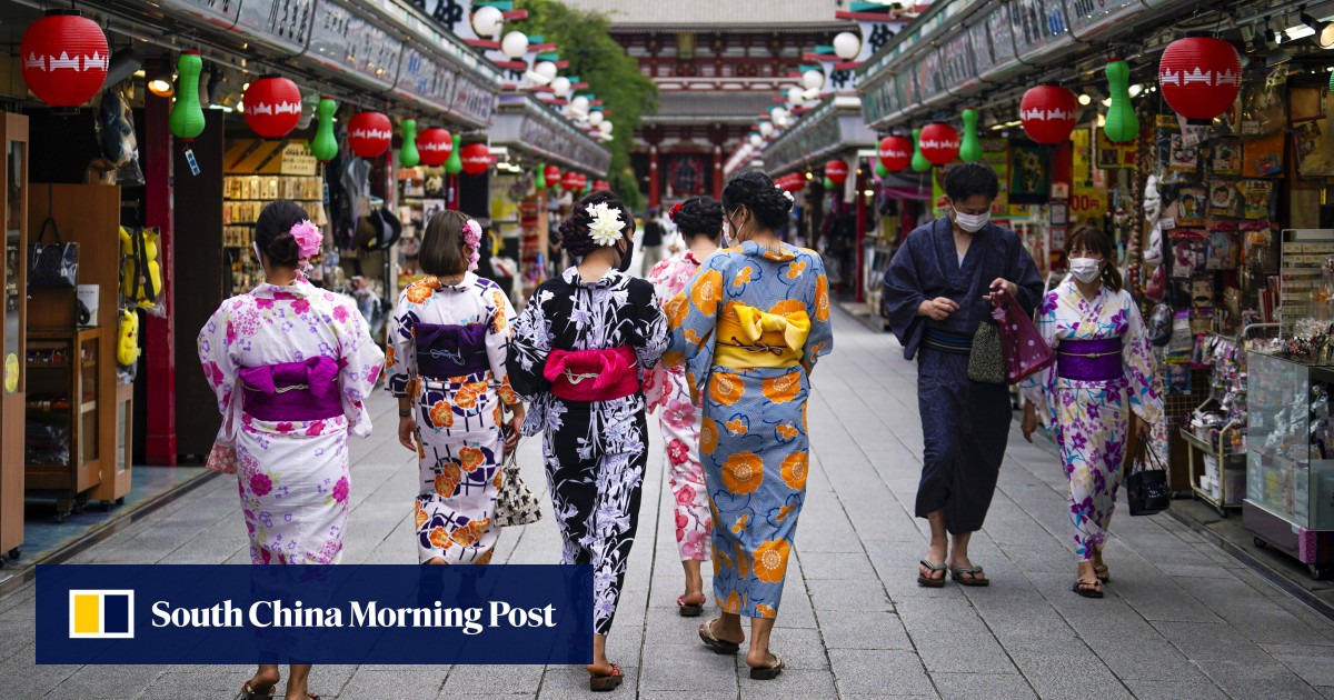 Would Be Hong Kong Travellers Flock To Agents To Find Out About
