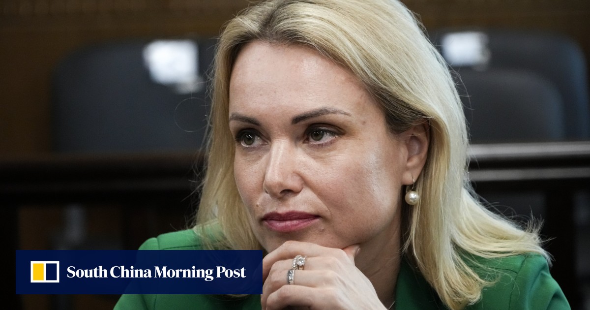 Russian journalist in TV protest fined again for discrediting army over ...