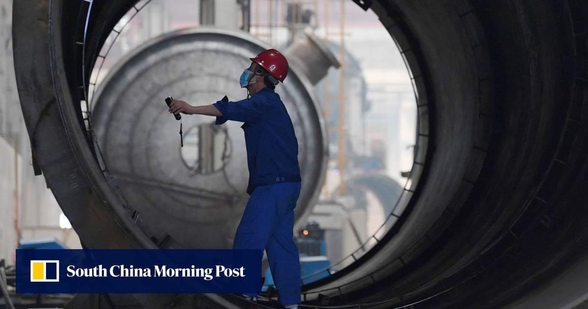 Chinas Factory Activity Shrinks For First Time In 3 Months In August