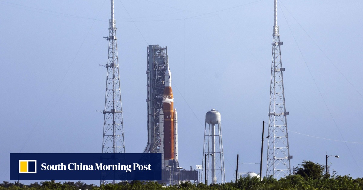 Nasa’s second attempt to launch Artemis moon rocket ruined by fuel leak ...