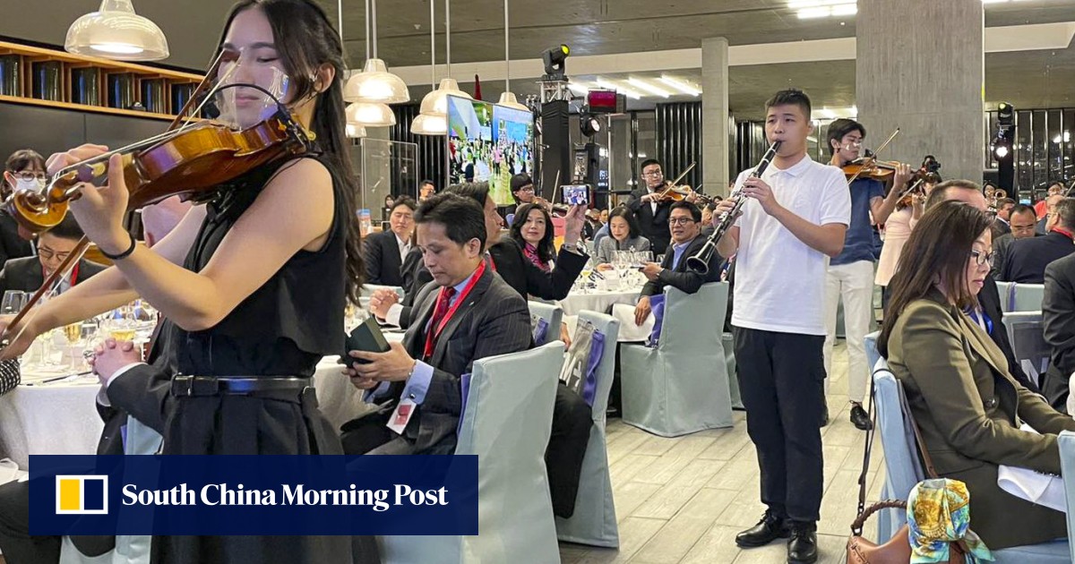 Hong Kong woos global banking titans by kick-starting financial summit ...