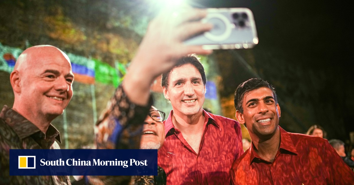 From China and Russia’s blue batik to UK and Canada’s red shirts, world ...