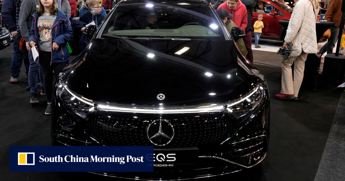 Vw And Mercedes Electric Car Ambitions Run Into Trouble Forcing The German Firms To Re Evaluate 