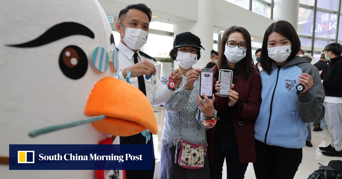 Hong Kong police hand out Bluetooth tracking devices to help locate ... Hong Kong police hand out Bluetooth tracking devices to help locate ...