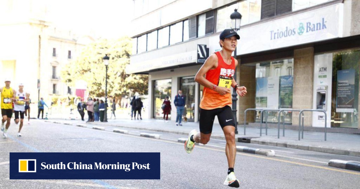 Standard Chartered Hong Kong Marathon: at 39 years young, record holder ...