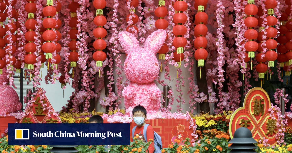 Hong Kong Stocks Approach 11 Month High As Traders Load Up On Alibaba