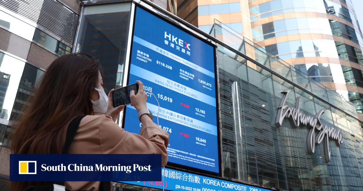 Hong Kong Stocks Sink After Rapid New Year Rally While Chinas Onshore