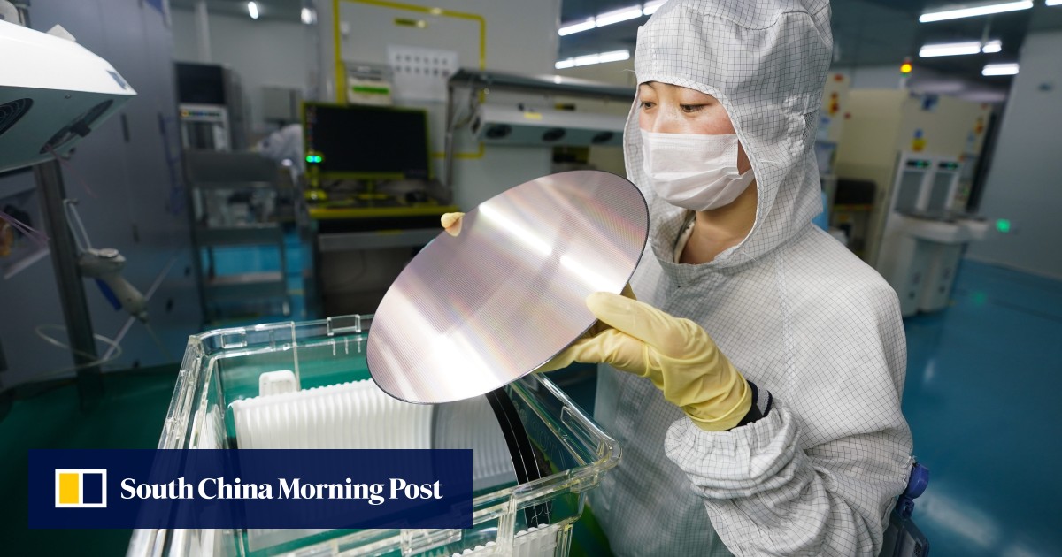 Chinas Semiconductor Output Shrinks 17 Per Cent In First 2 Months Of