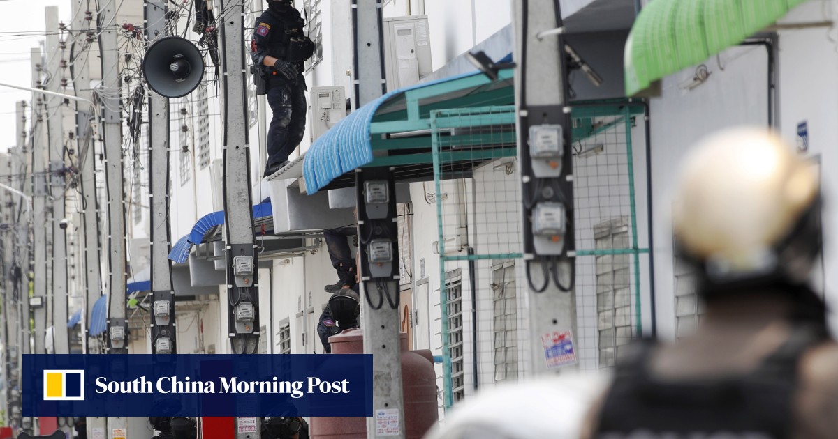 Thai gunman kills at least 2, police surround building | South China ...