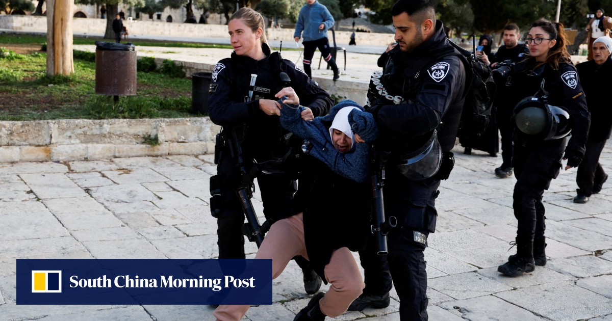 Rockets fly in Gaza after Israeli police attack worshippers at ...