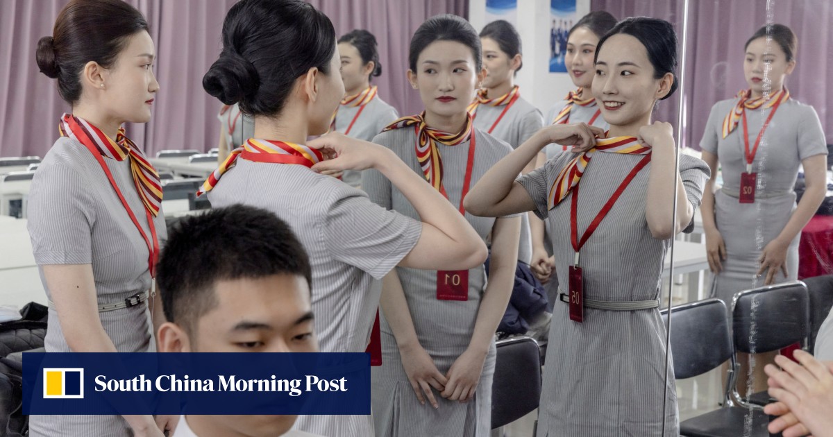 Chinese airlines swamped with thousands of cabin crew applicants as ...