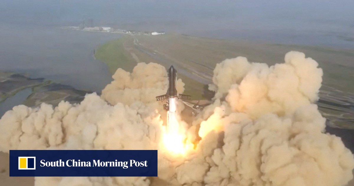 Spacexs Starship Worlds Biggest Rocket Explodes During Test Flight
