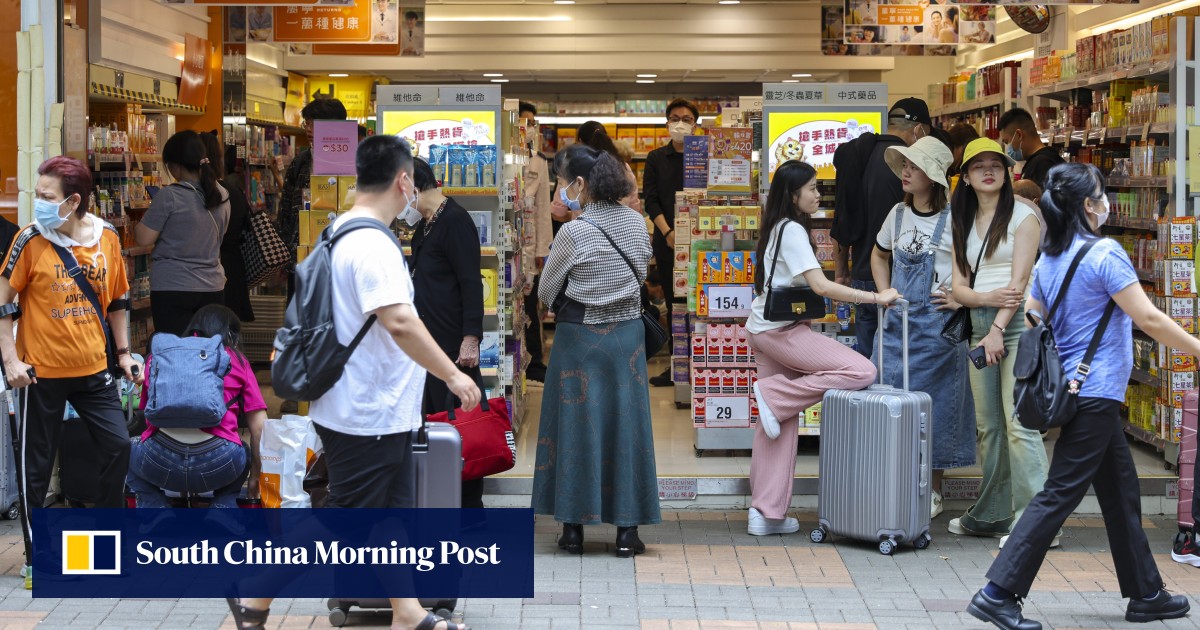 More Than 310000 Visitors Arrive In Hong Kong To Eat Shop And Play As