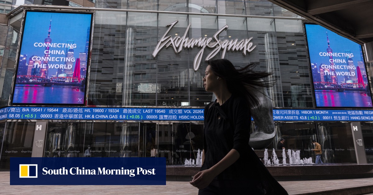 Hong Kong Stocks Fall For A Second Straight Day As Investors Await Us