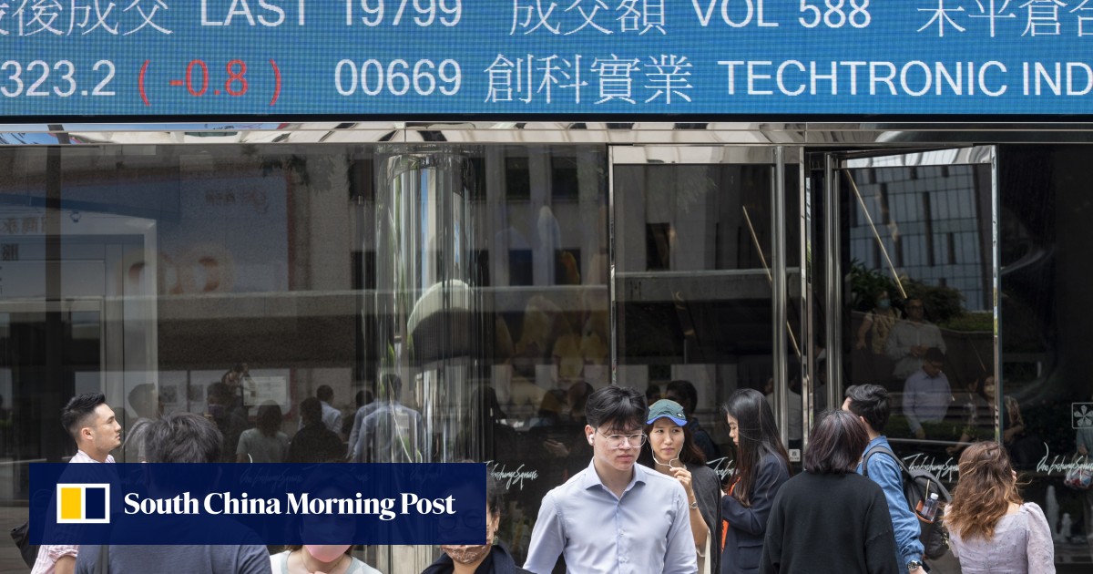 Hong Kong Stocks Fall For A Third Straight Day After Chinas Inflation