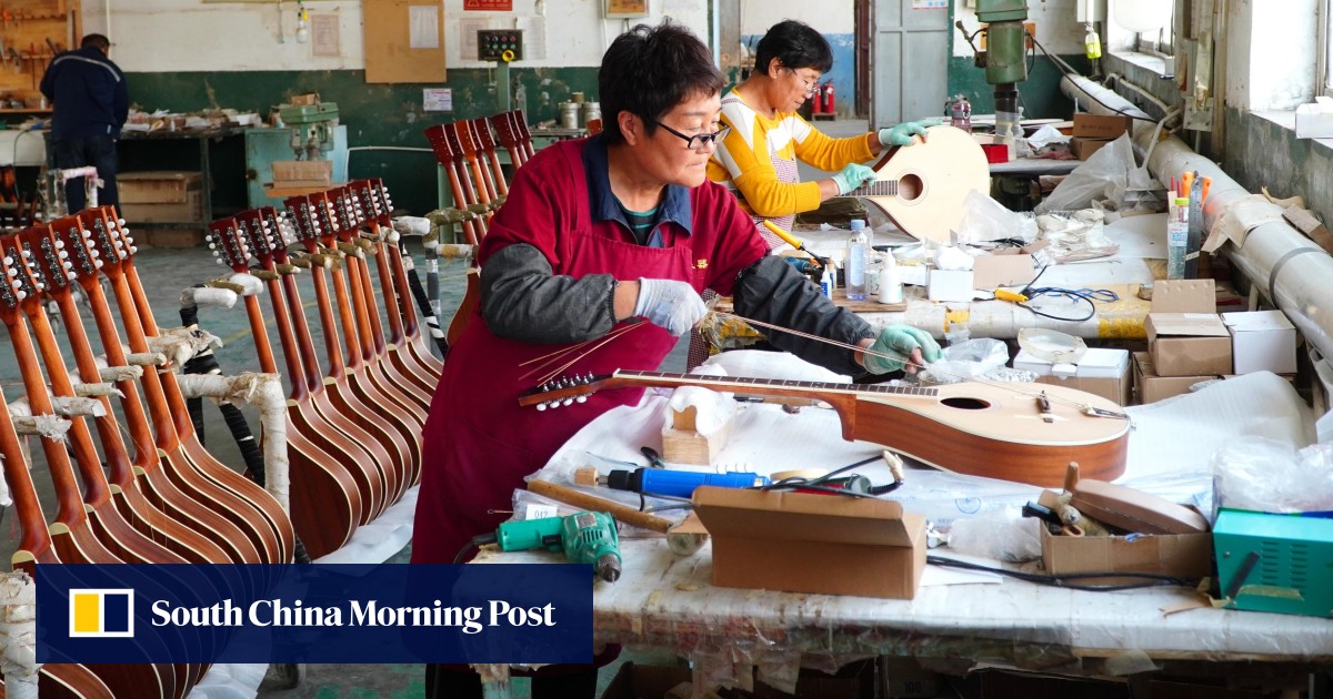 China’s manufacturing activity surprisingly contracts in October ...