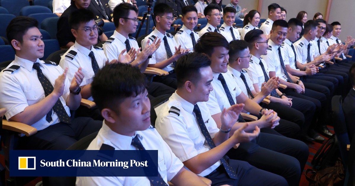 First batch of Hong Kong Cathay Pacific pilots graduates from 75-week ...