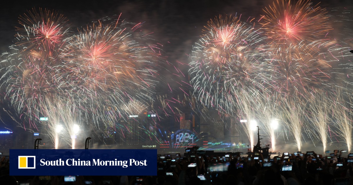 Hundreds of thousands gather on both sides of Victoria Harbour as Hong ...