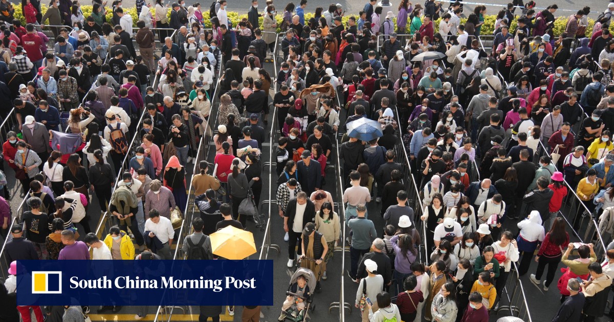 Hongkongers Queue For More Than 2 Hours As They Flock To Bargain Hunt