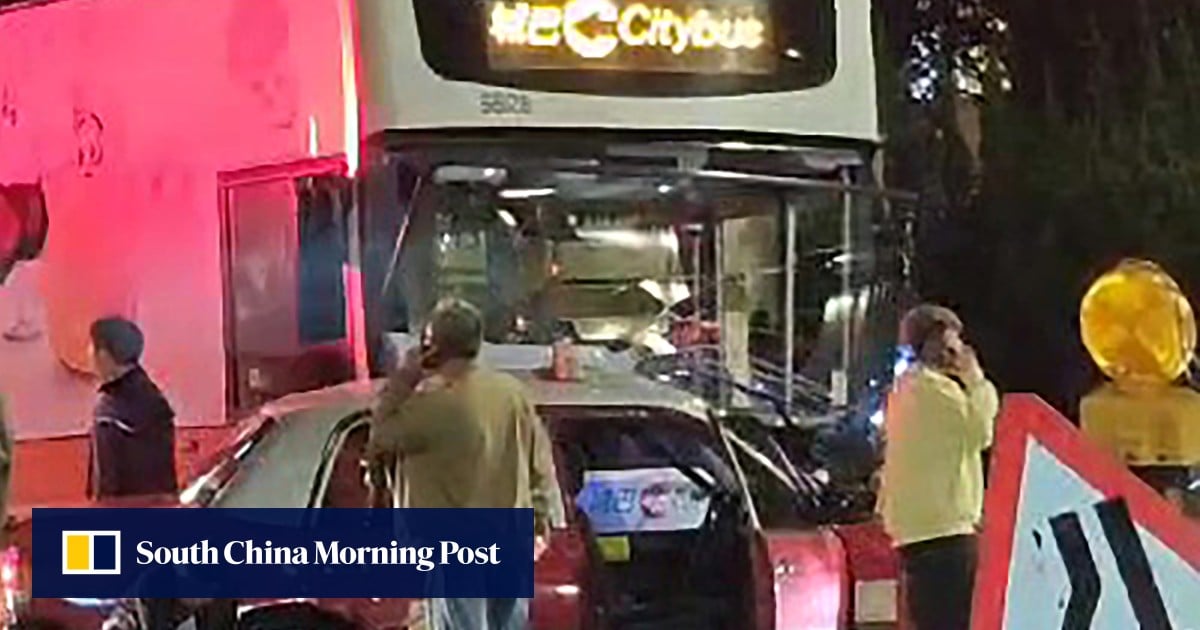 Hong Kong taxi driver ‘jumped red light’ at busy intersection before ... Hong Kong taxi driver ‘jumped red light’ at busy intersection before ...