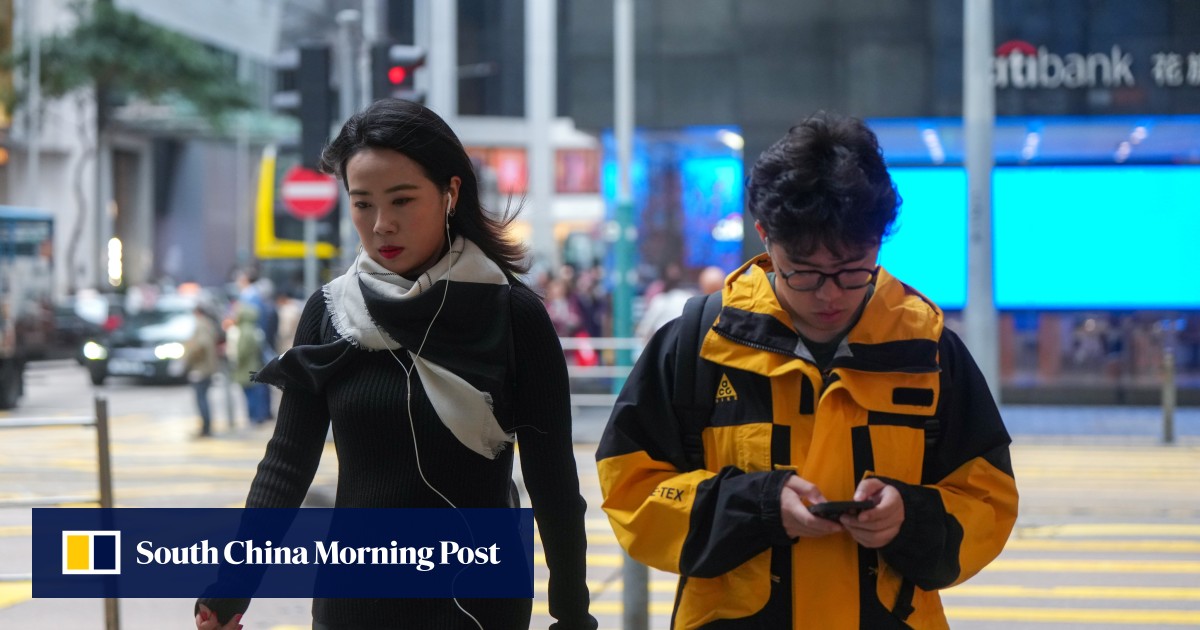 Hong Kong Observatory Issues Cold Weather Warning With Temperatures