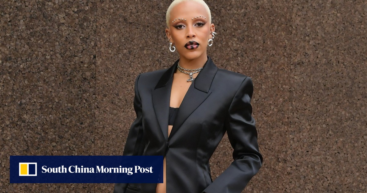 How to Style like Doja Cat: the outlandish rapper loves Paris Fashion ...
