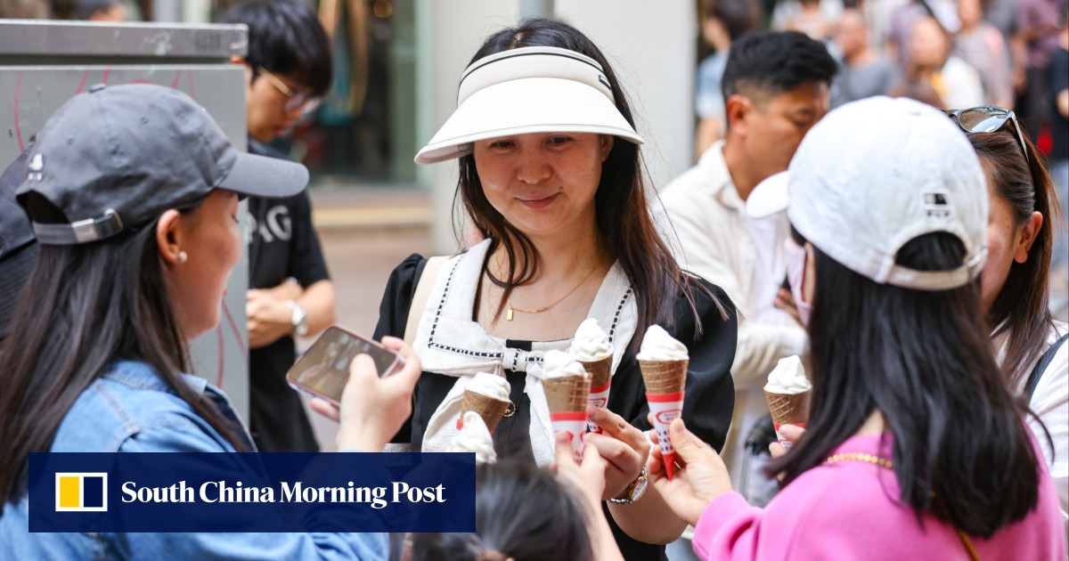 Temperature climbs further to 31.5 degrees Celsius as Hong Kong sweats ...