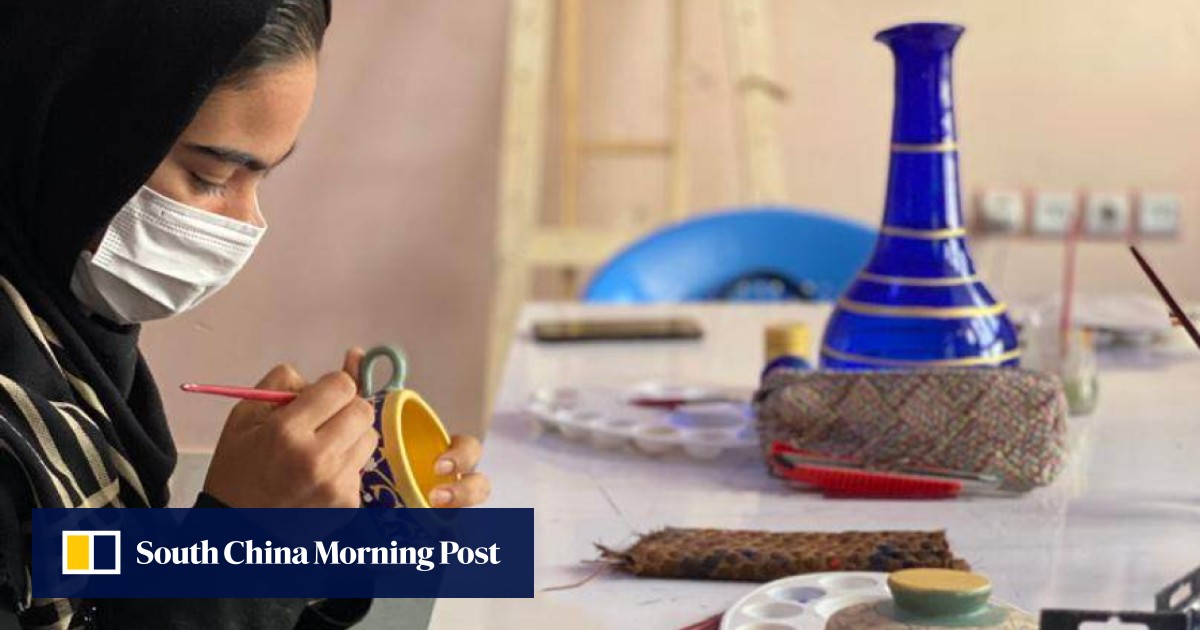 In Afghanistan, women become breadwinners selling handmade products to ...