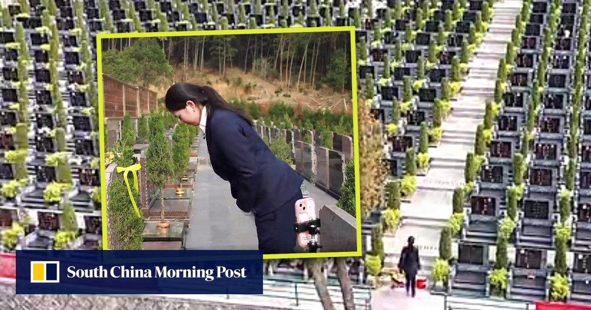 Professional China tomb-sweepers spruce up sites, perform rituals, live ...