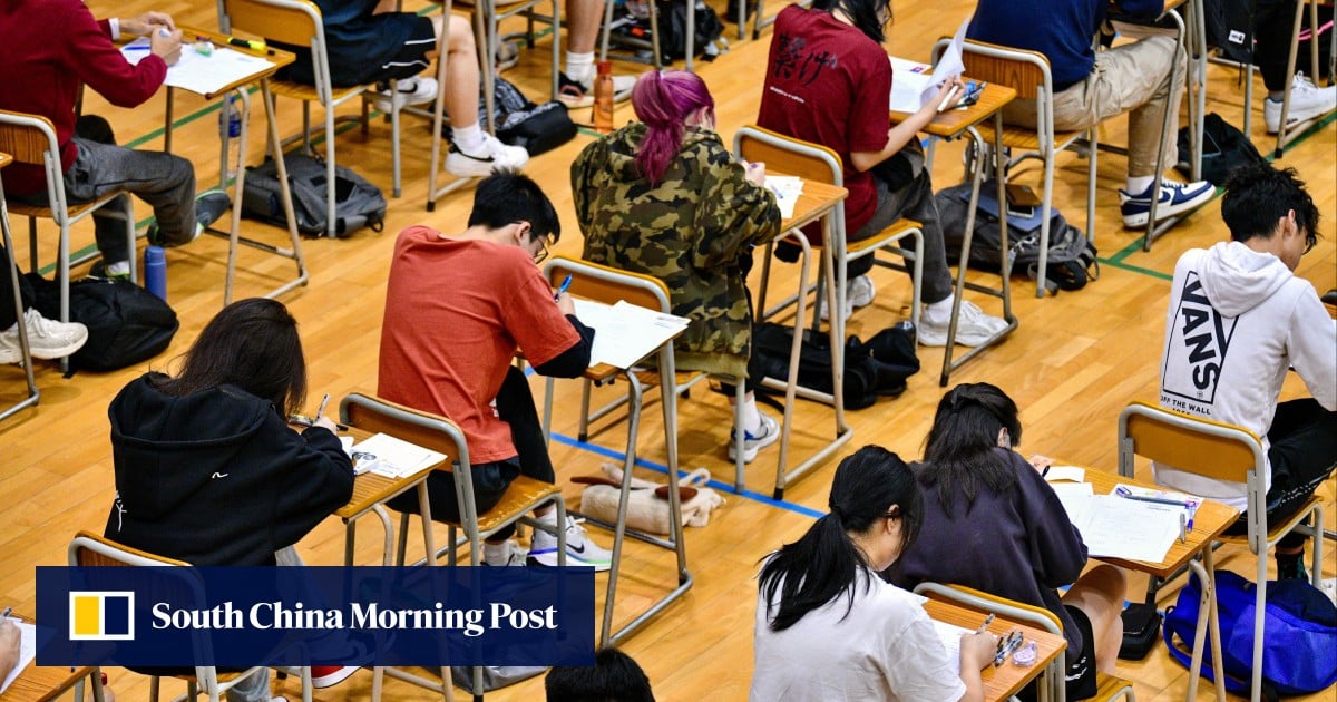 Hong Kong Police Arrest Invigilator Over University Entrance Exam Leak
