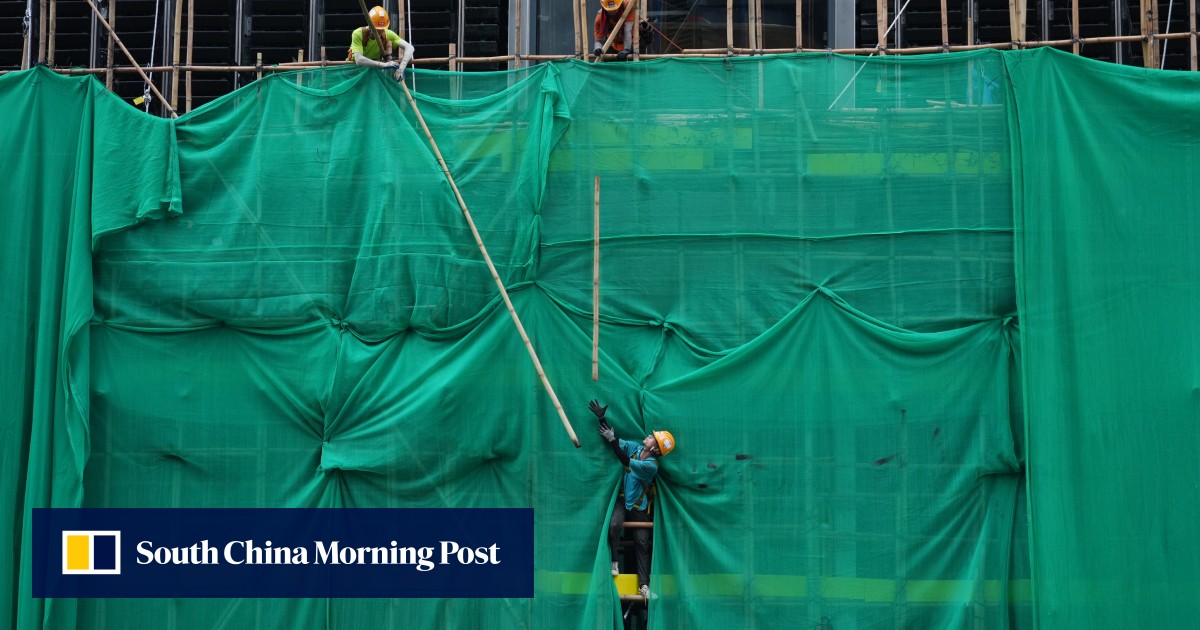 Hong Kong Authorities Urged To Bar Non Emergency Workers From Going To