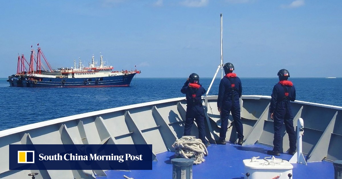 South China Sea Philippines Sends Ships To Disputed Atoll Where