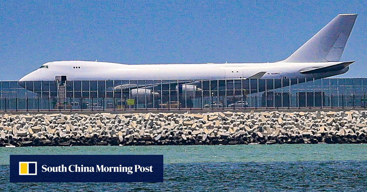 450 flights delayed after Hong Kong airport runway closed for 8 hours ...