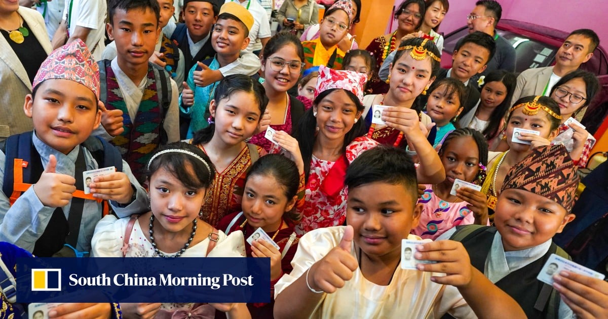 First Batch Of Hong Kong Ethnic Minority Pupils Depart For Mainland